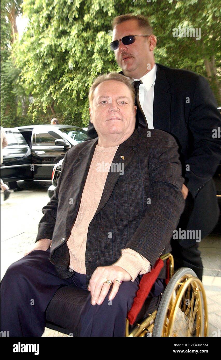FILE: File photo dated October 16, 2002 of Larry Flint attends the 9th ...