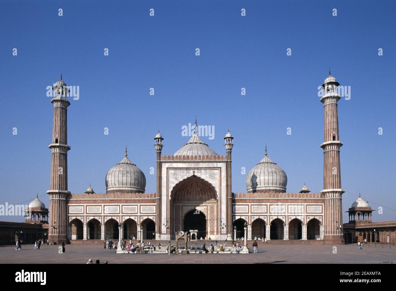Interior view of the jama masjid mosque hi-res stock photography and ...