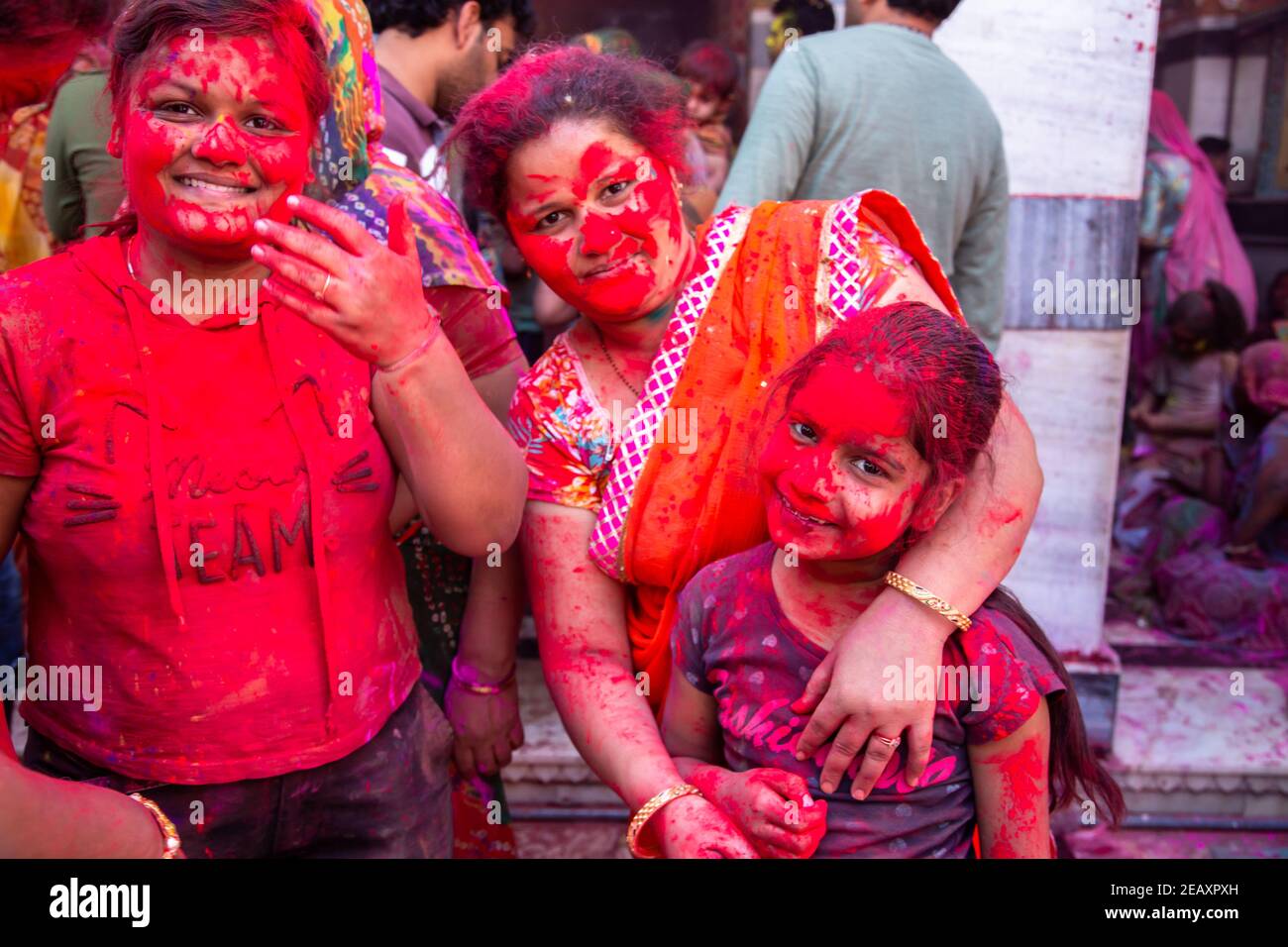 Indian kids dancing hi-res stock photography and images - Alamy