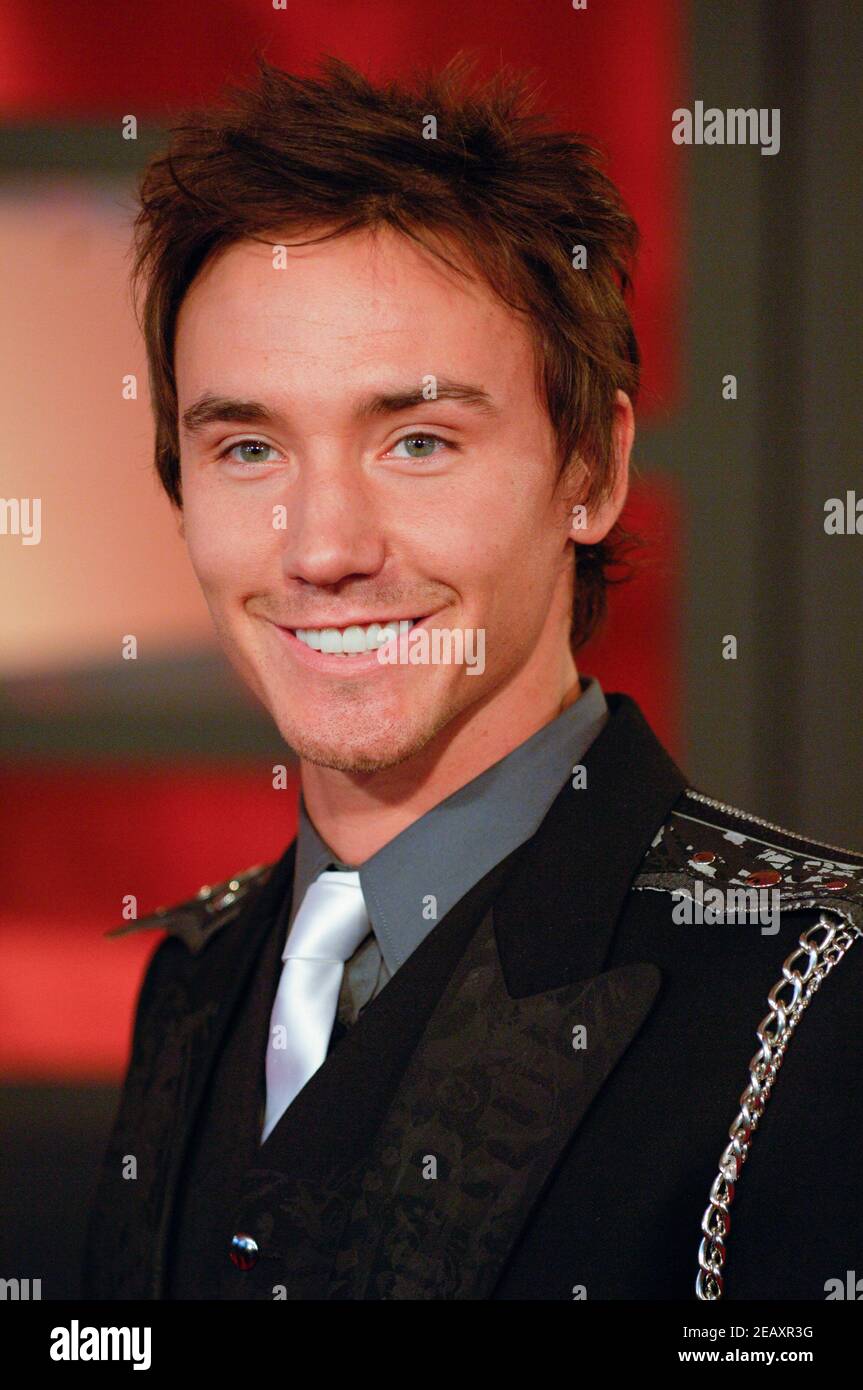 Actor Rob Stewart attends arrivals at the 13th Critics' Choice Awards ...