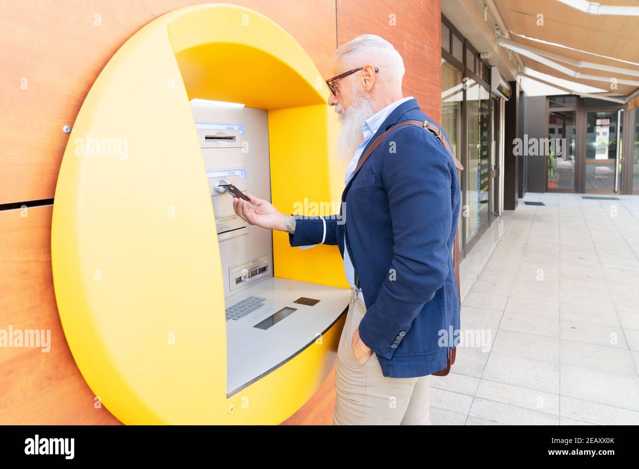 Bank and withdraw and senior hi-res stock photography and images - Alamy