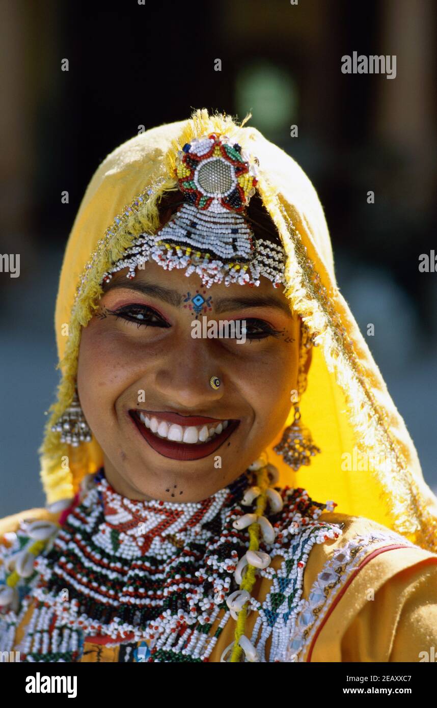 Asia,India, Rajasthan, Jaipur,portrait of pretty smiling Indian Girl ...