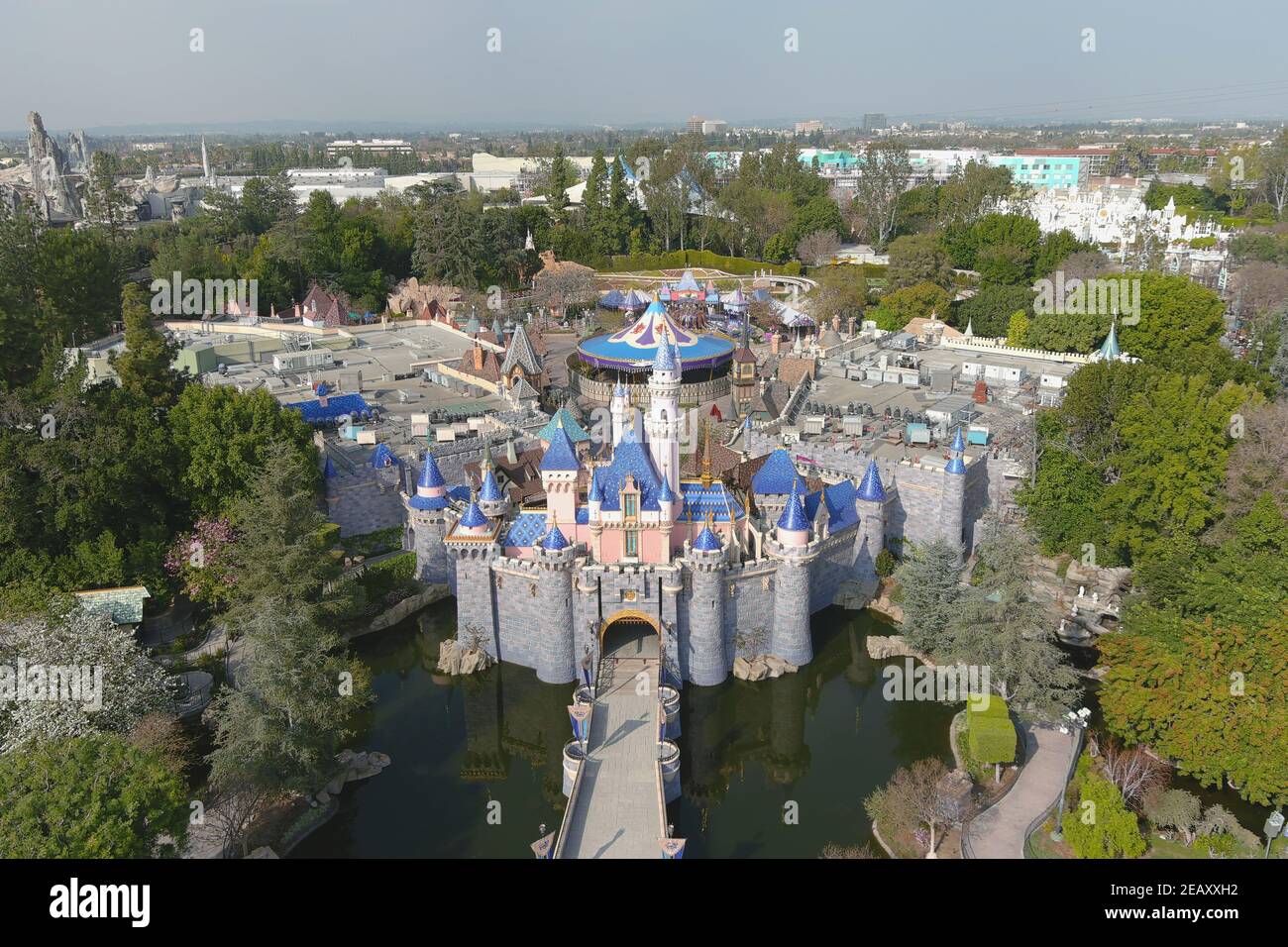 Disneyland california aerial view hi-res stock photography and images ...