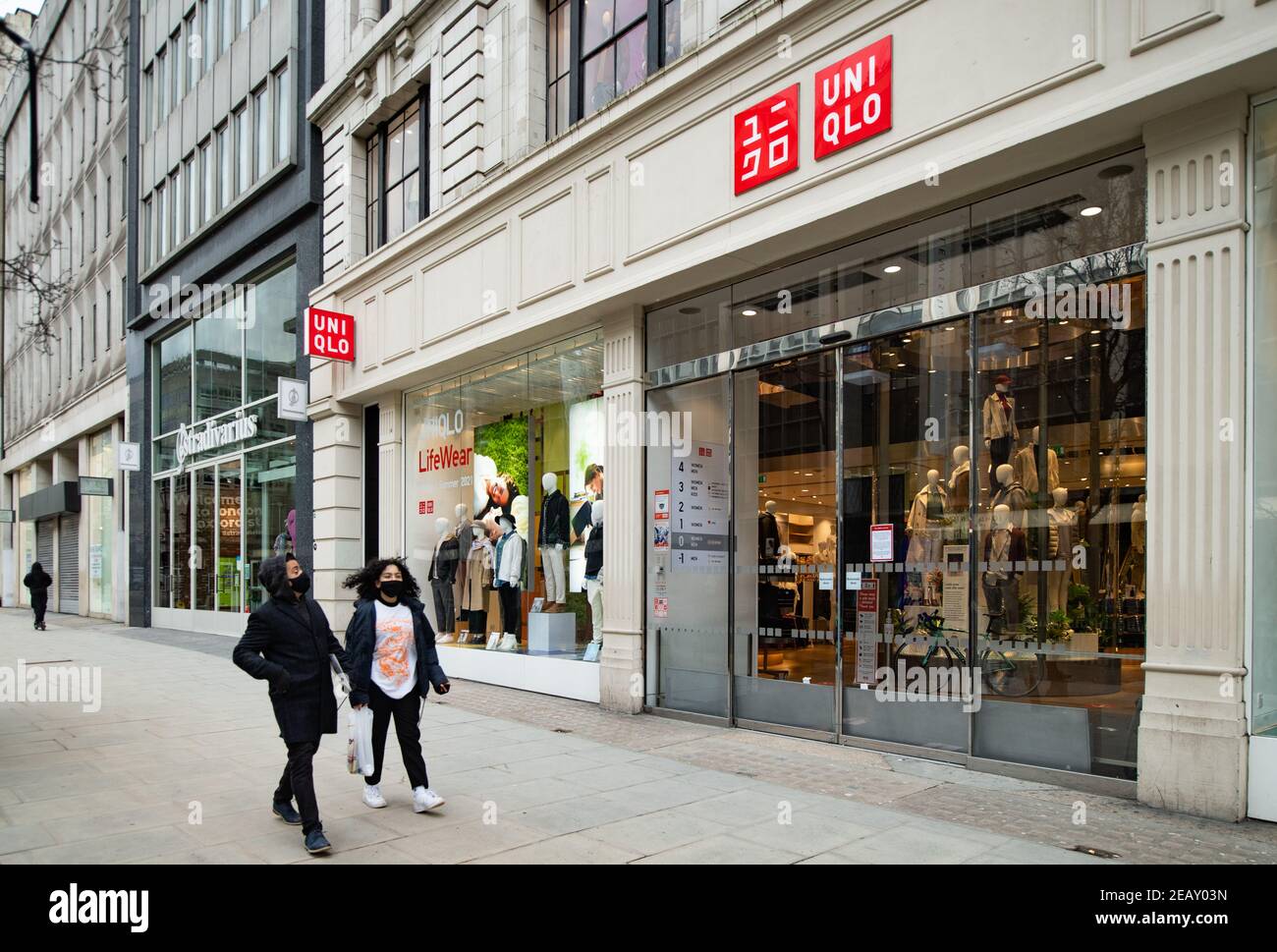 Qlo uni uniqlo hi-res stock photography and images - Alamy