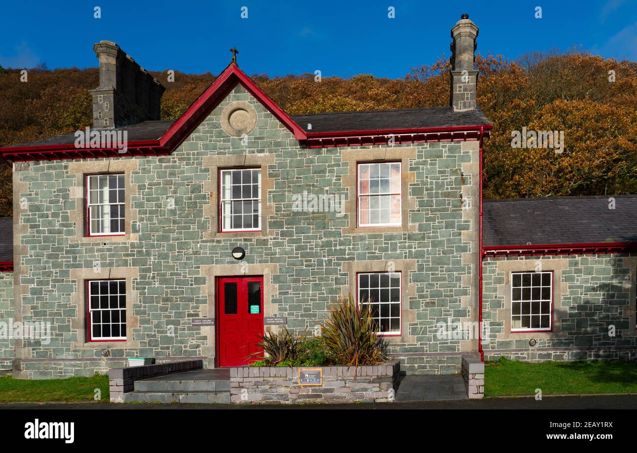 Llanberis quarry hospital slate museum hi-res stock photography and ...