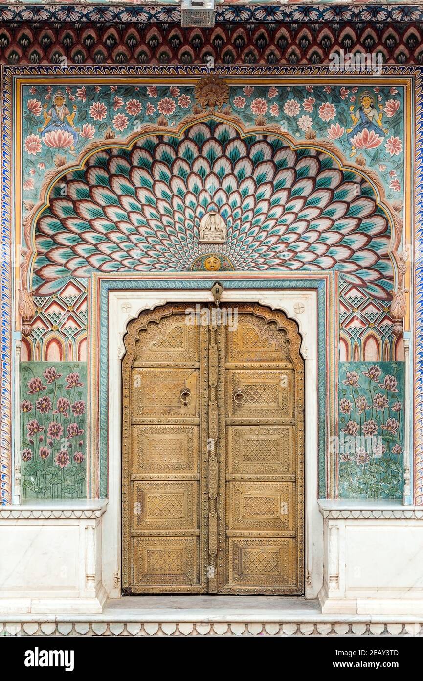 Rajasthani gate hi-res stock photography and images - Alamy