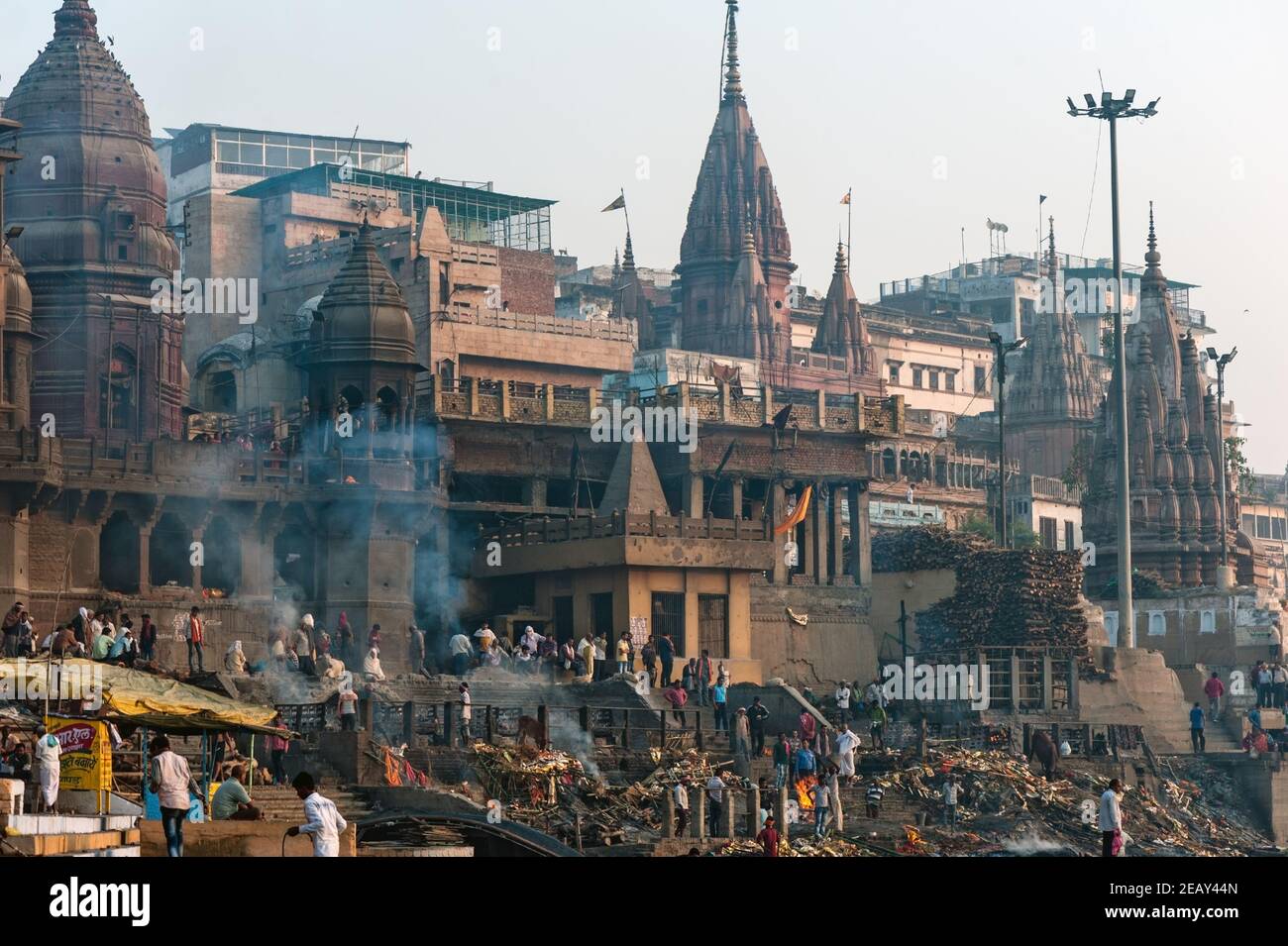 Ganges ritual sunrise hi-res stock photography and images - Alamy