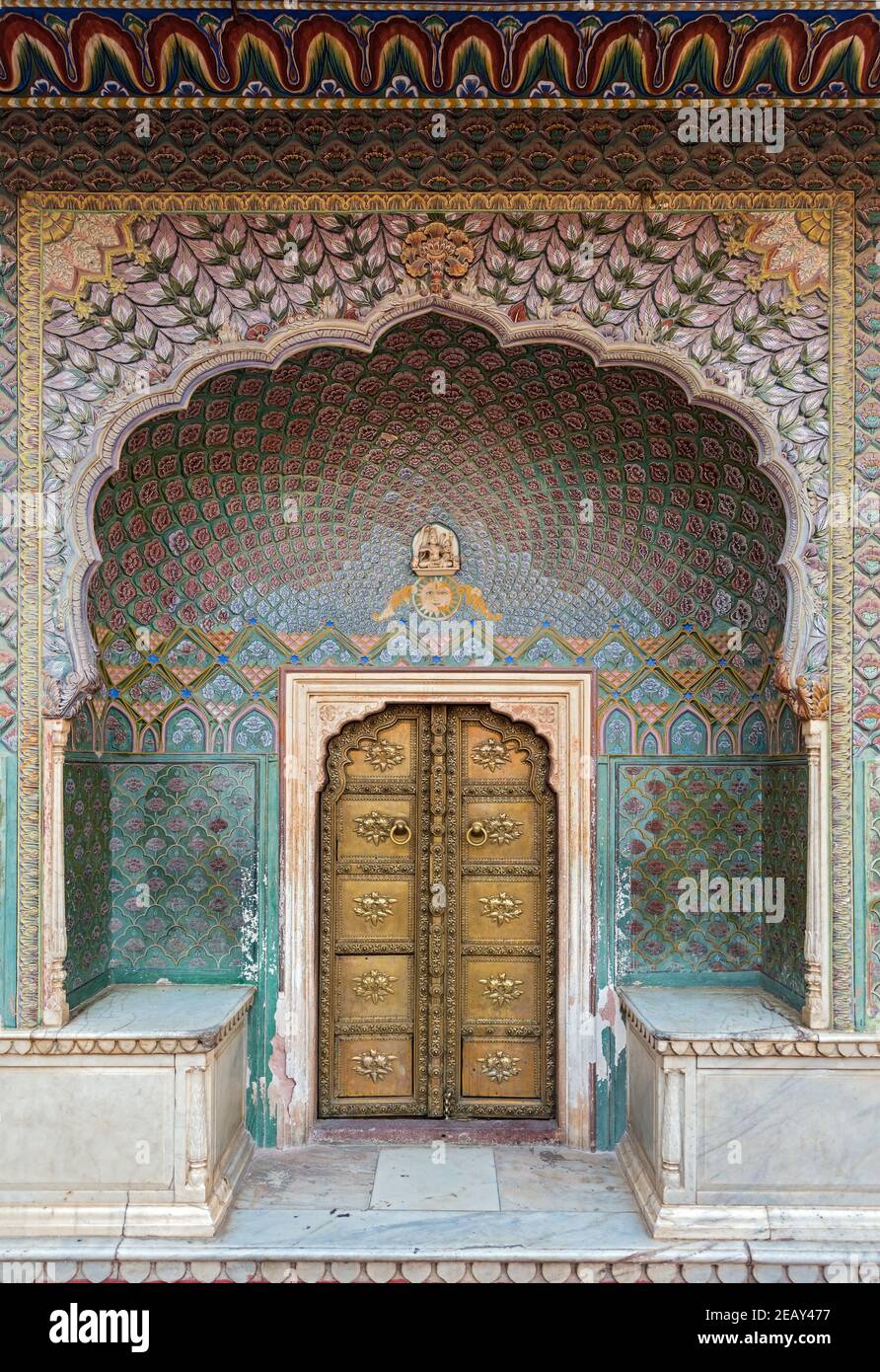 Rajasthani gate hi-res stock photography and images - Alamy