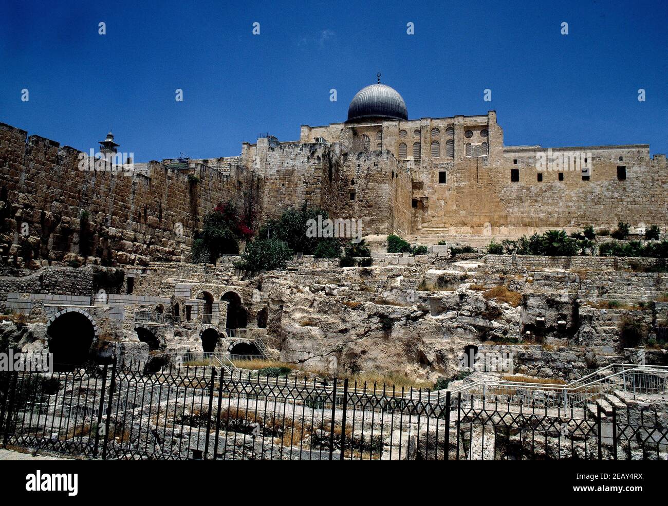 EXCAVACIONES DEL OPHEL FUERA DE LA MURALLA EN EL EXTREMO SURESTE DEL ...