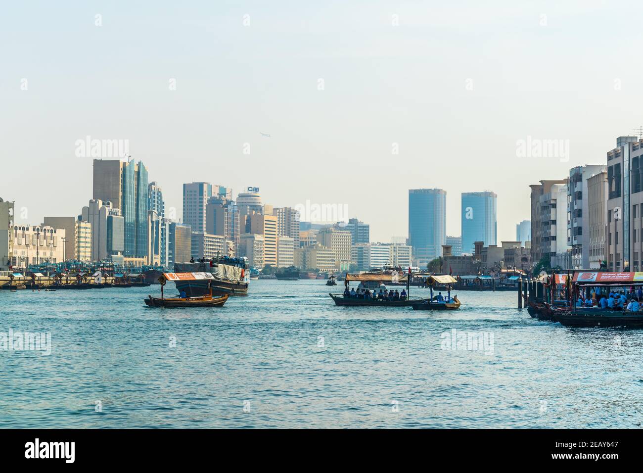 Traditional Abra Water Taxi Crossing The Dubai Creek High Resolution ...
