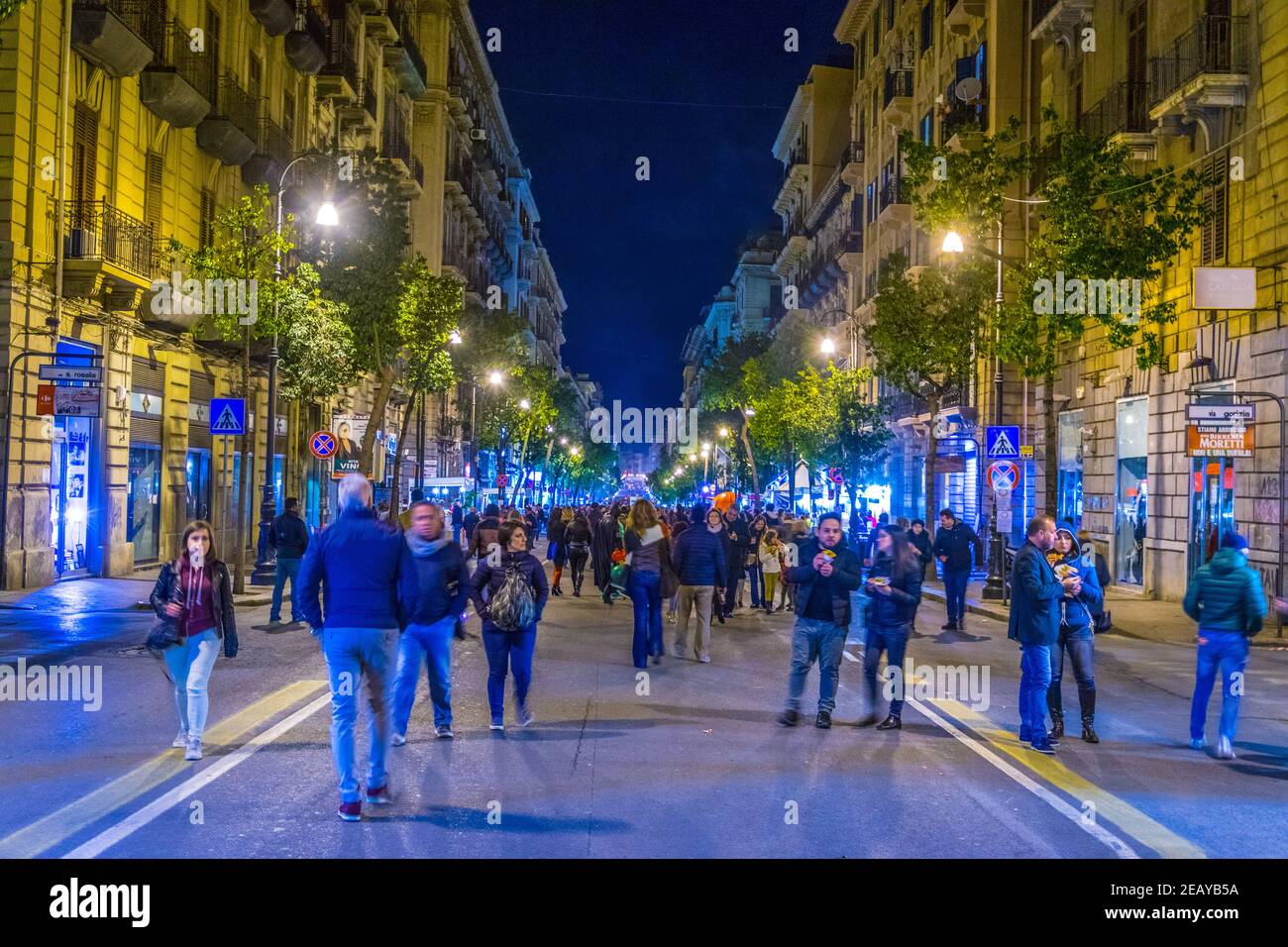 Historical center of palermo by night hi-res stock photography and ...