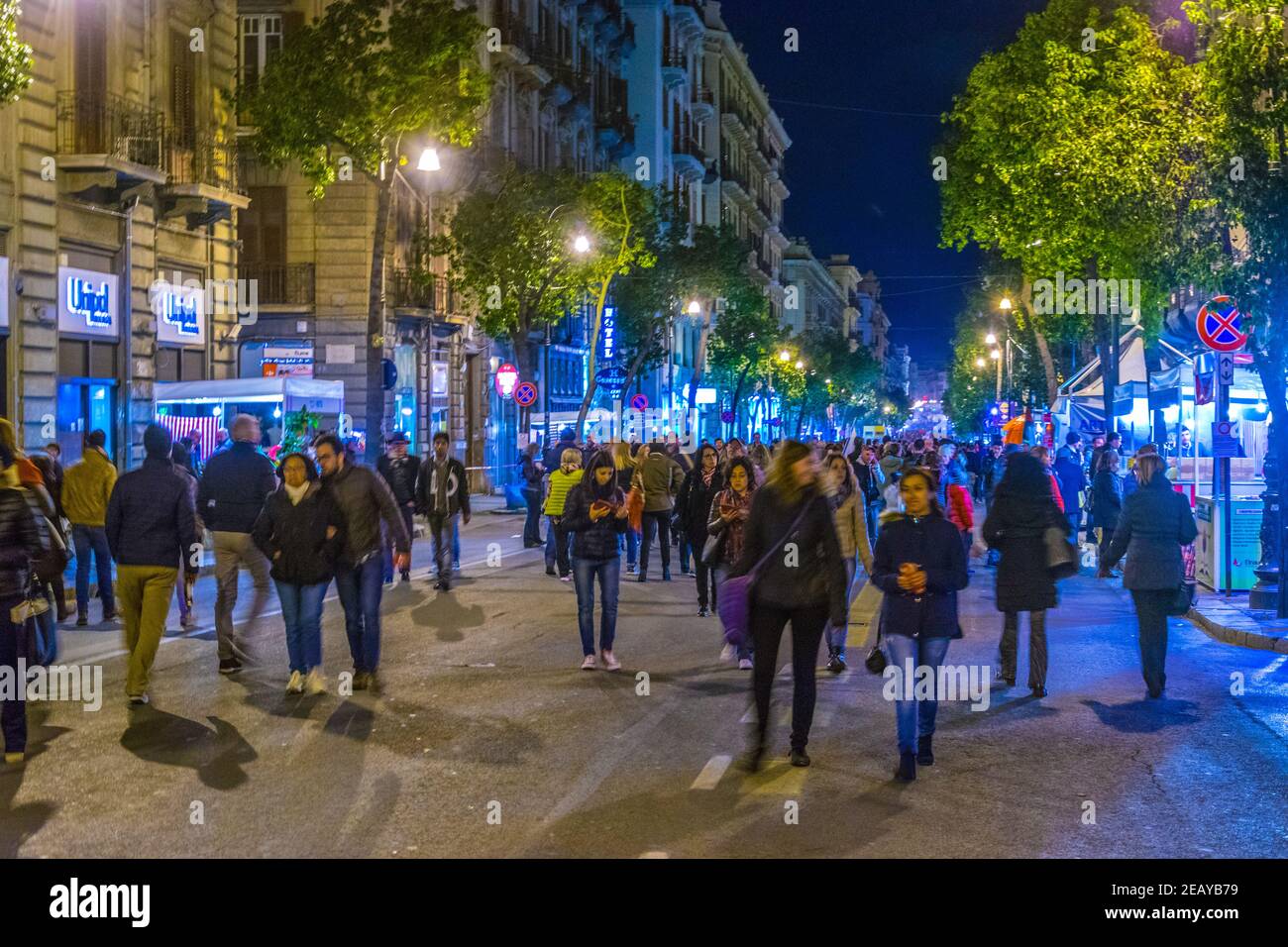 Historical center of palermo by night hi-res stock photography and ...
