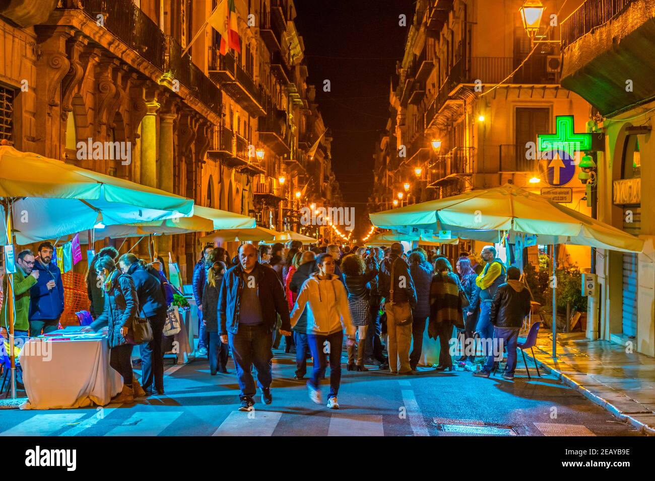 Historical center of palermo by night hi-res stock photography and ...
