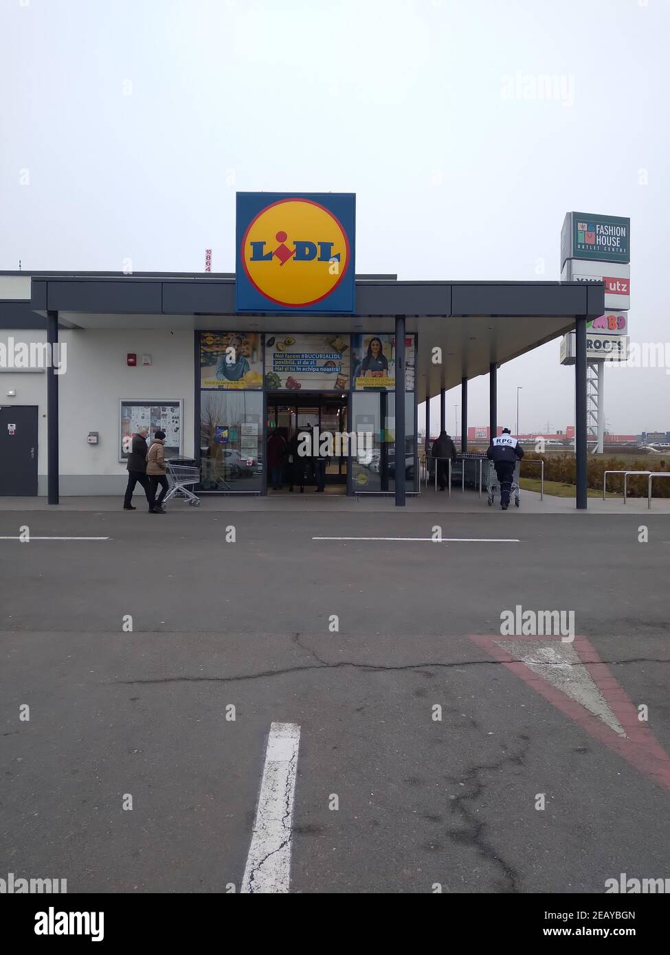 Entrance of LIDL supermarket in Bucharest, Romania, 2021 Stock Photo ...