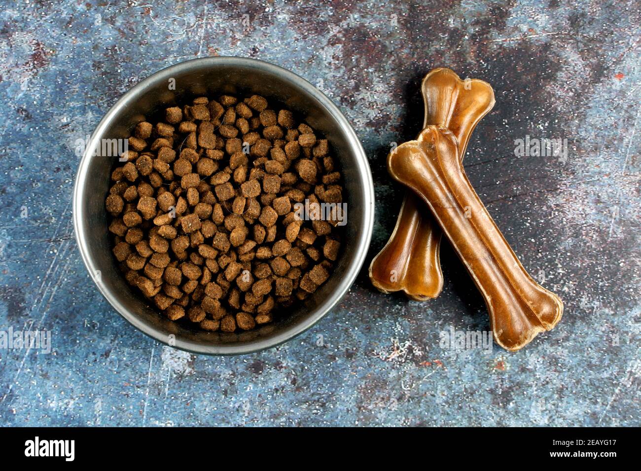 Chewy bones hi-res stock photography and images - Alamy
