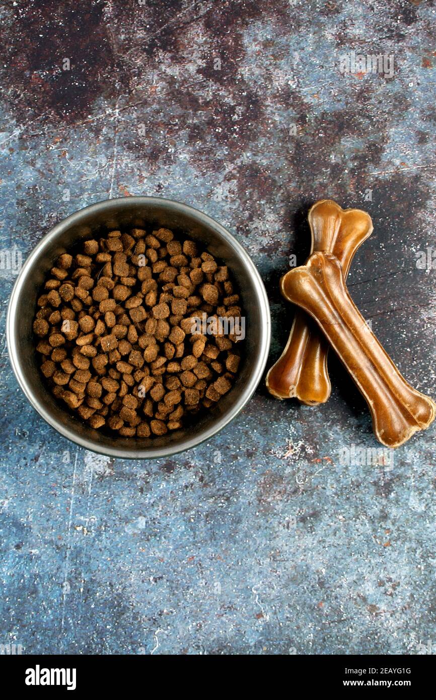 Chewy bones hi-res stock photography and images - Alamy