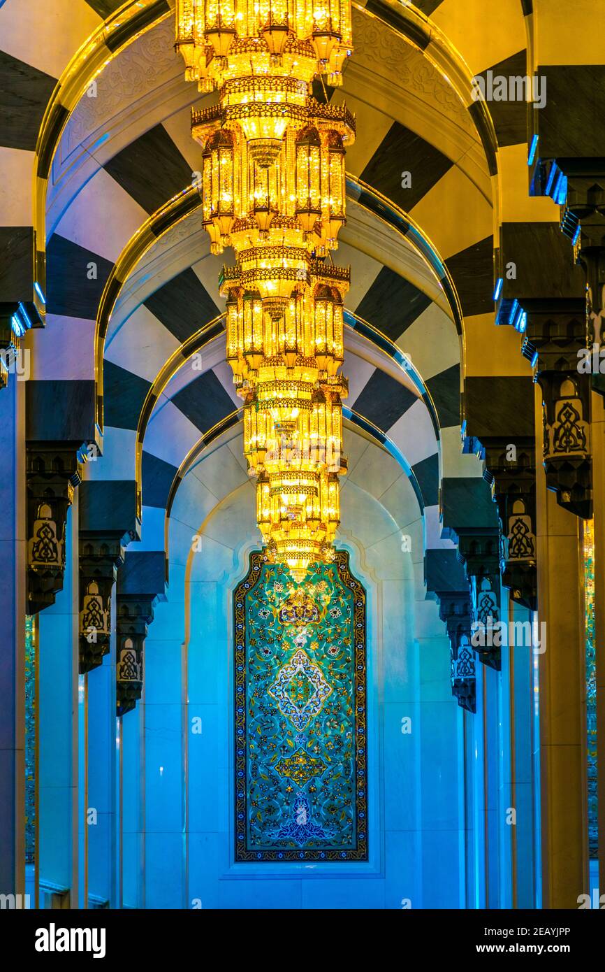 Muscat oman mosque carpet hi-res stock photography and images - Alamy