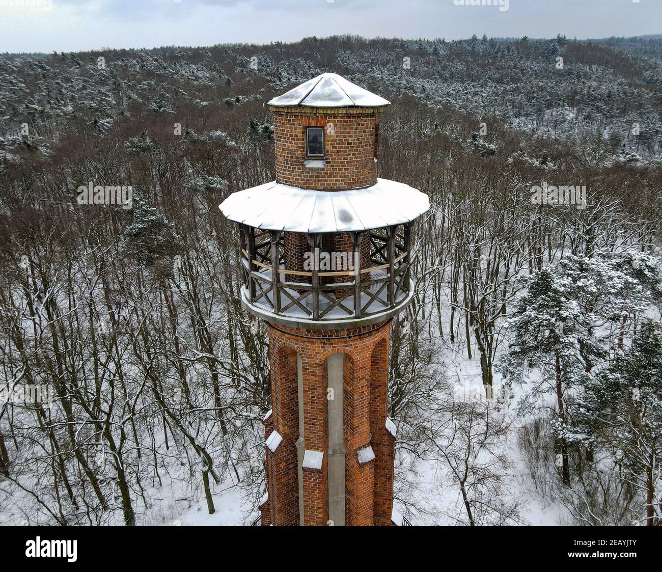Bad Freienwalde, Germany. 09th Feb, 2021. On the wintry Galgenberg ...