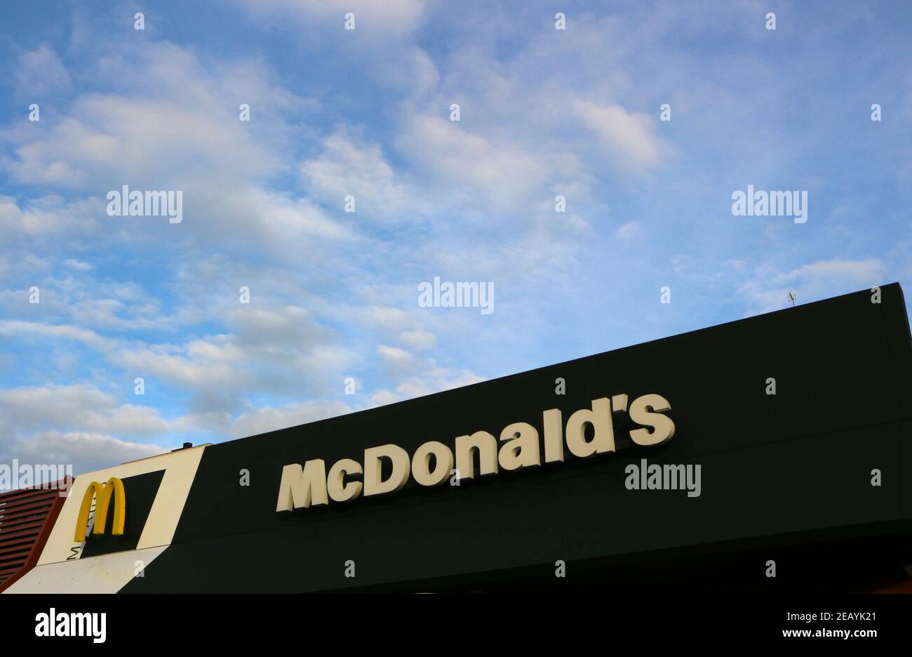 Brown motorway signs hi-res stock photography and images - Alamy
