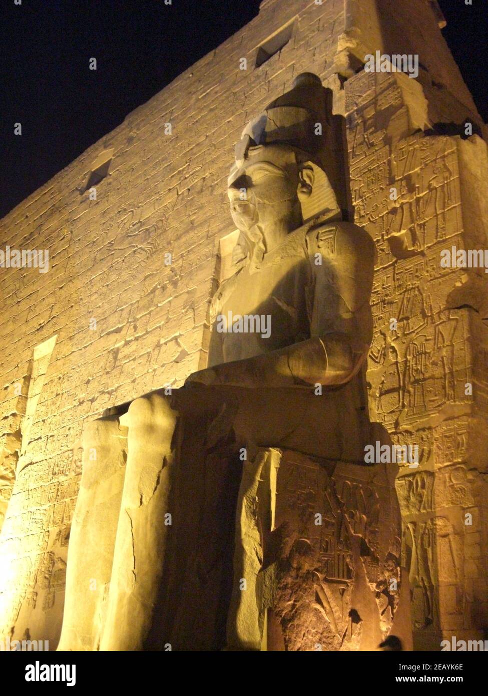 Le temple de louxor hi-res stock photography and images - Alamy