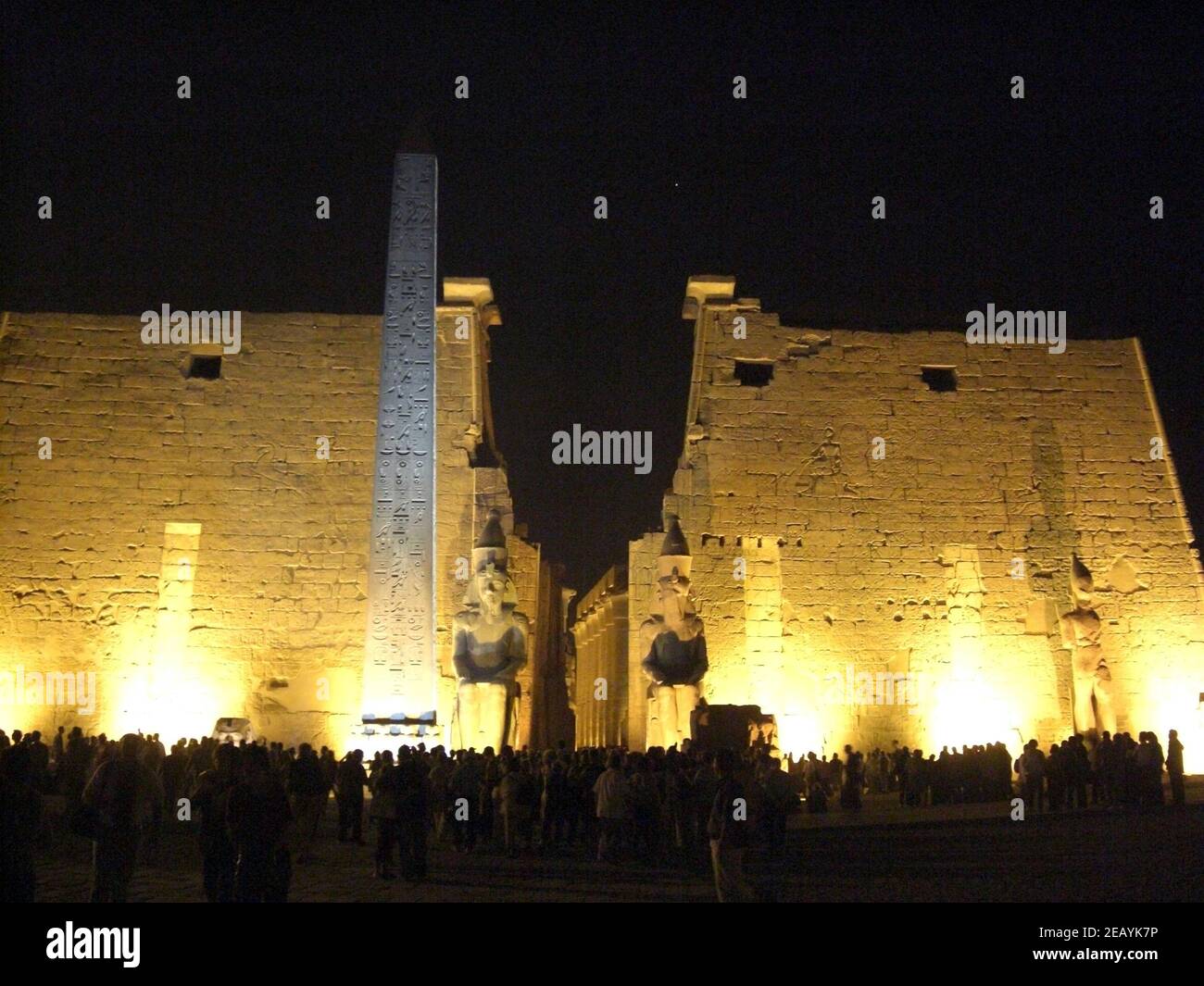 Le temple de louxor hi-res stock photography and images - Alamy