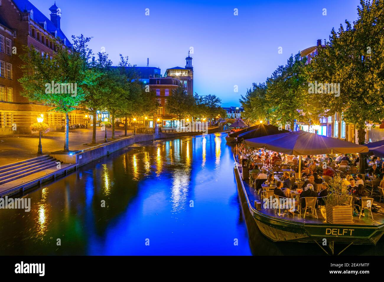 LEIDEN, NETHERLANDS, AUGUST 8, 2018: Nightlife alongside canal in ...