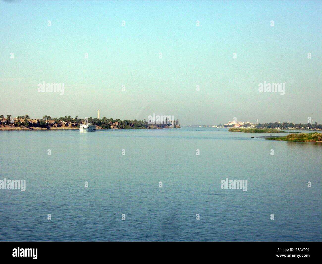 Sur Le Nil High Resolution Stock Photography and Images - Alamy