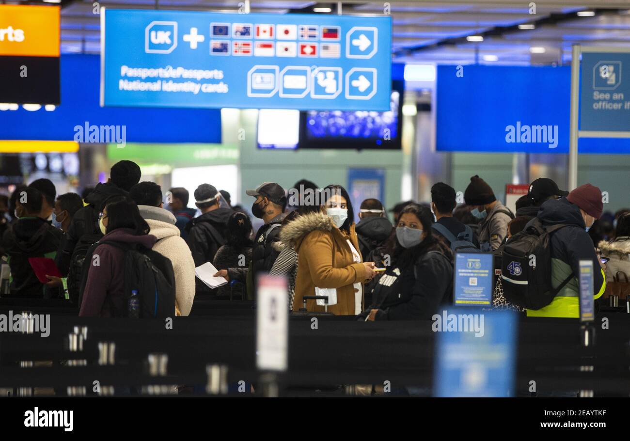 Passport control heathrow 2020 hi-res stock photography and images - Alamy