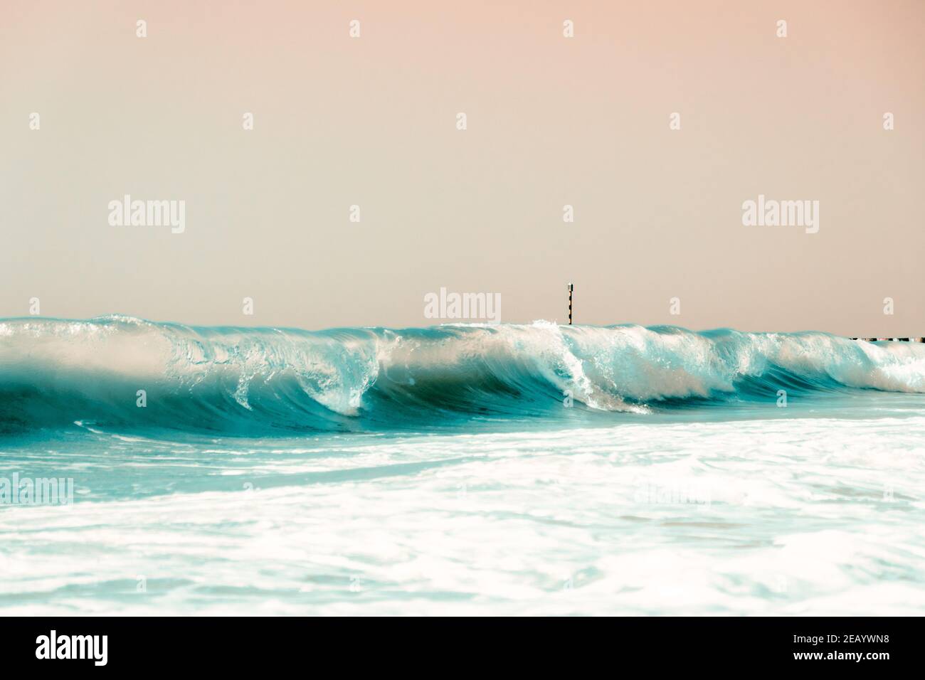 Breathtaking view of the beautiful ocean waves captured in Dubai, UAE ...