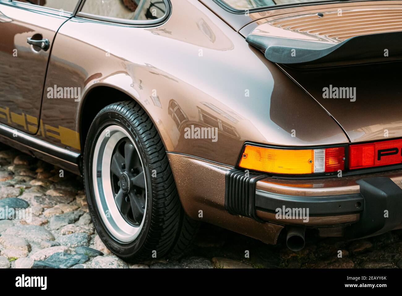 Porsche 911 rear view in hi-res stock photography and images - Alamy