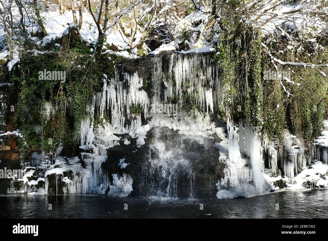 Mid Calder, UK. 11th Feb, 2021. Weather: 11th February, 2021, Ice ...