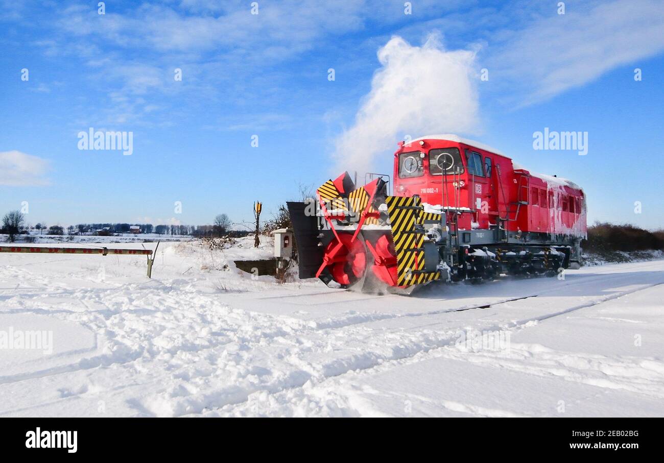Snow blower train hi-res stock photography and images - Alamy