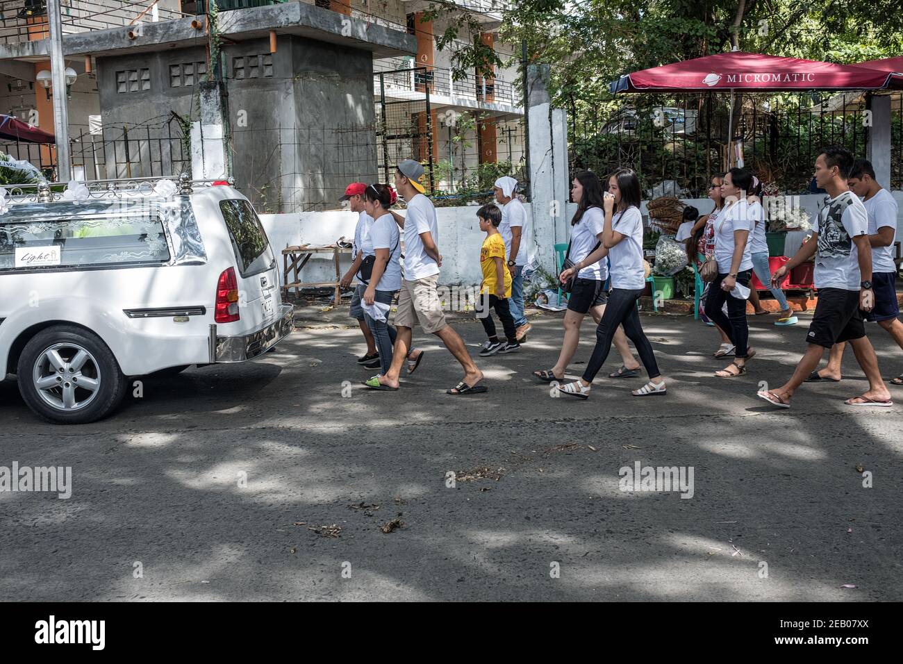 Living inside a cemetery hi-res stock photography and images - Alamy
