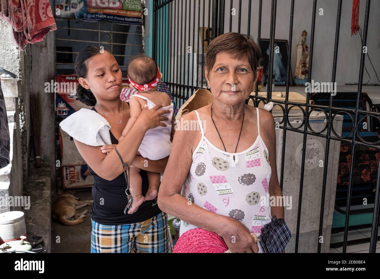 Living inside a cemetery hi-res stock photography and images - Alamy