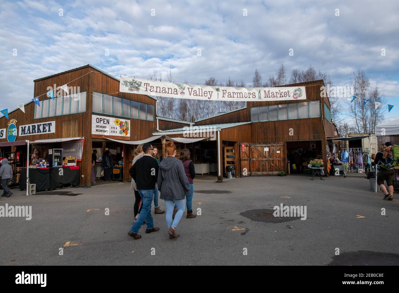 Farmers market alaska hi-res stock photography and images - Alamy
