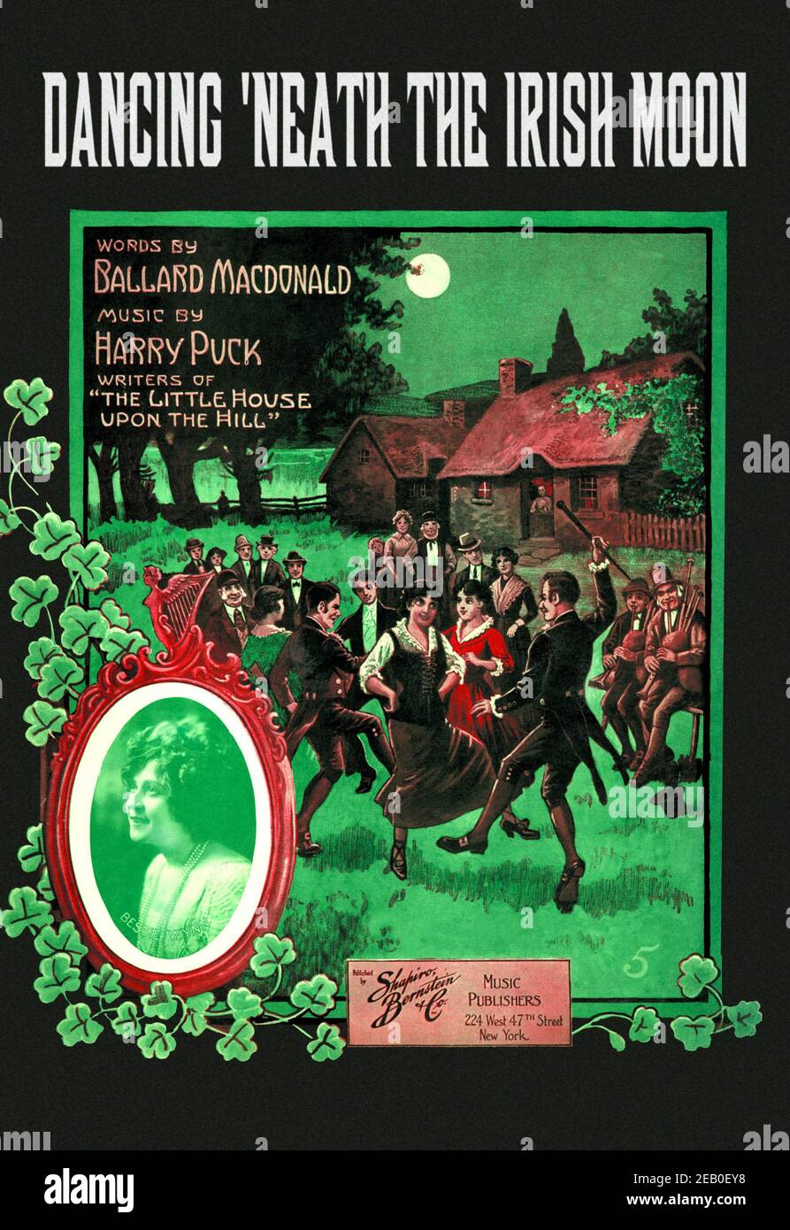 Vintage moon dancing hi-res stock photography and images - Alamy