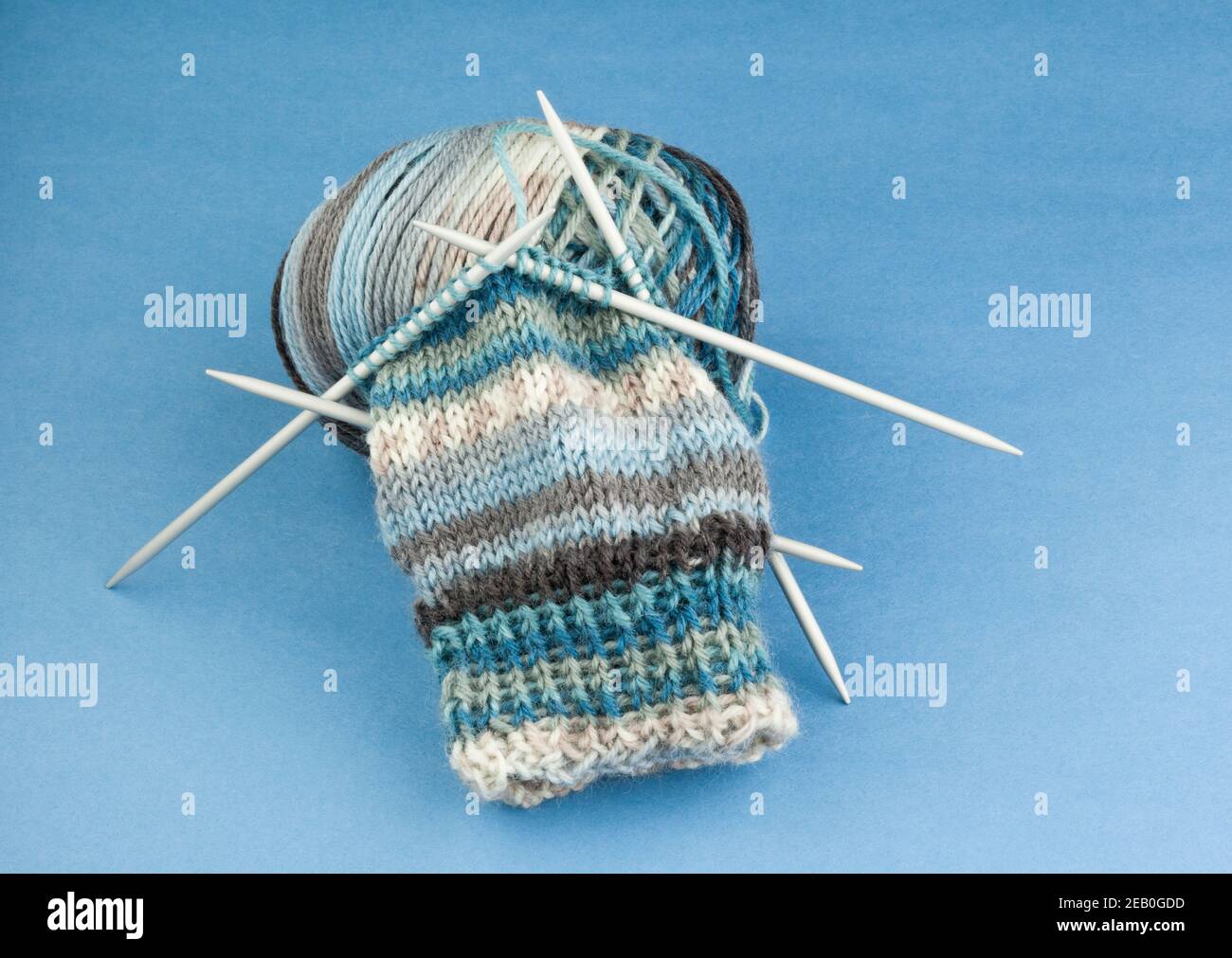 Knitting with four needles Stock Photo - Alamy