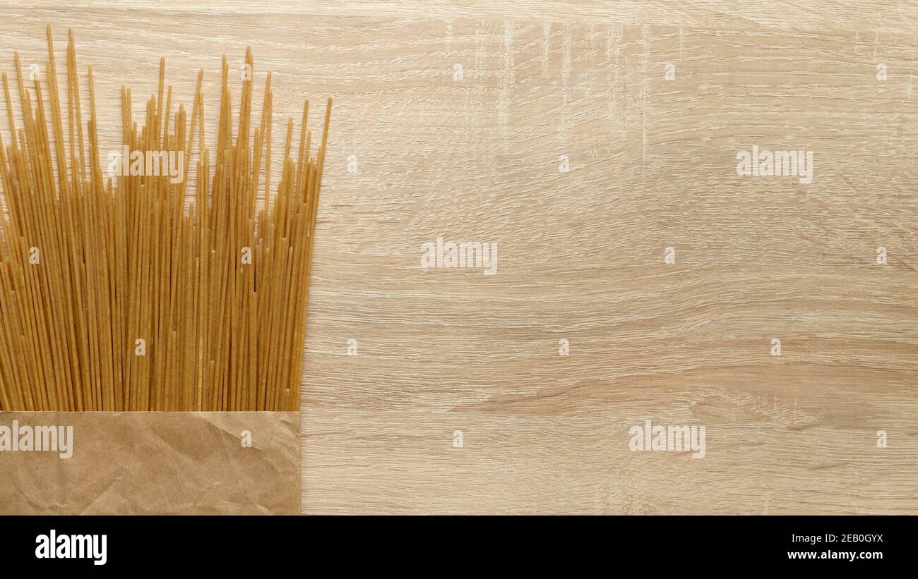 Uncooked spaghetti bag hi-res stock photography and images - Alamy