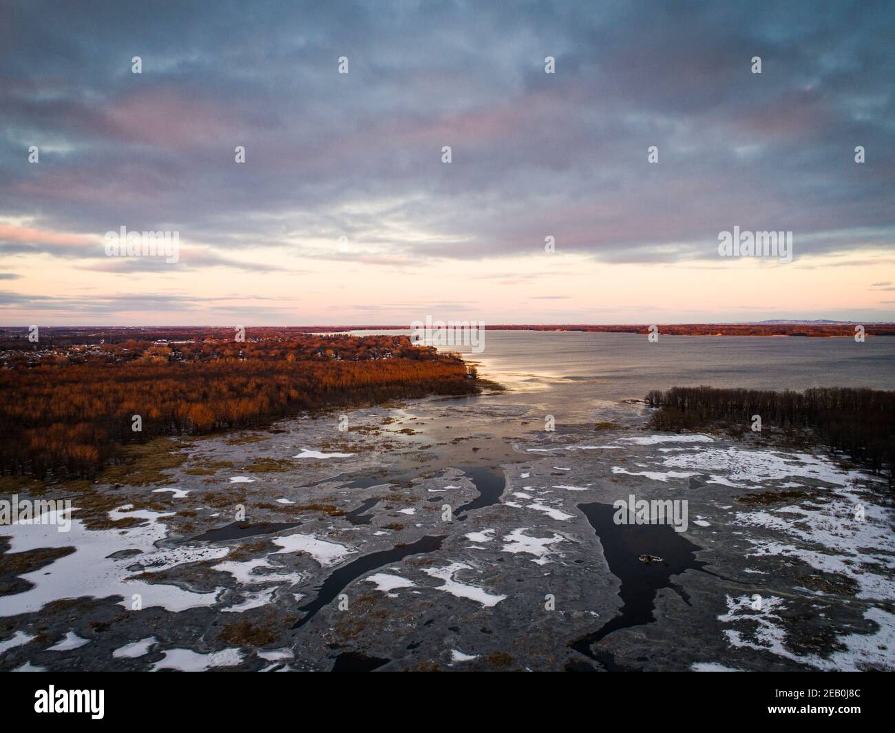 Twilight over water hi-res stock photography and images - Alamy