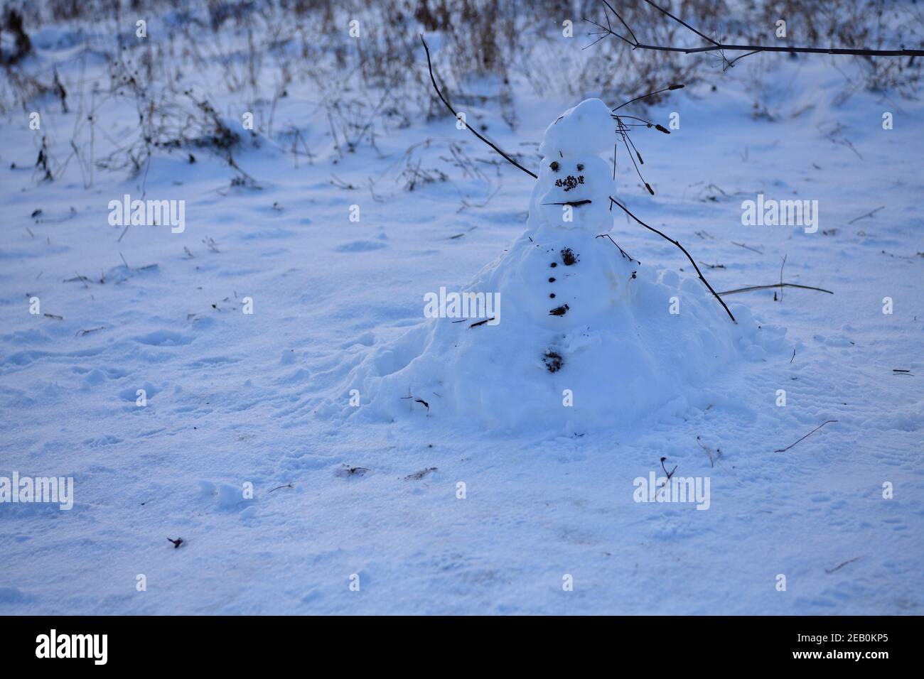 Funny snowmen in snow field hi-res stock photography and images - Alamy