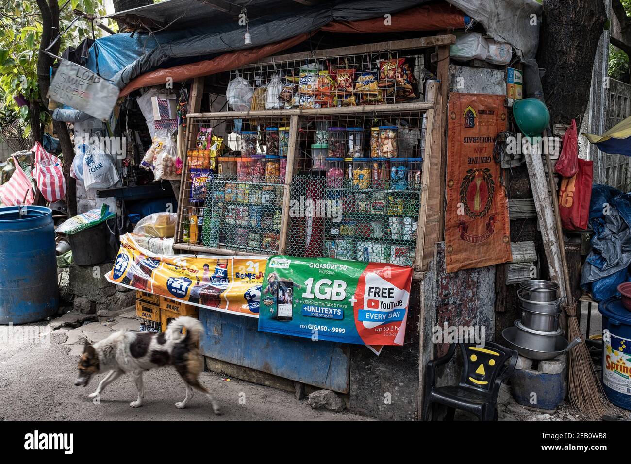 Living inside a cemetery hi-res stock photography and images - Alamy