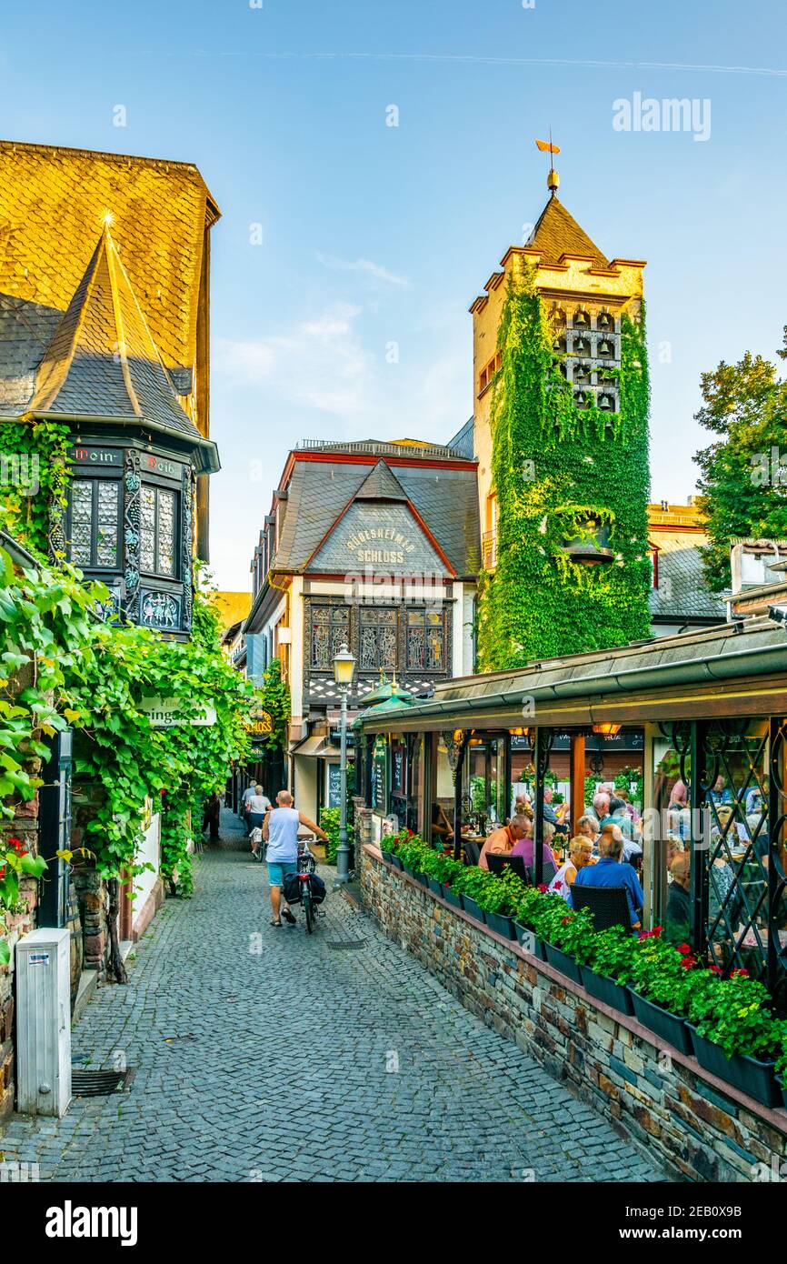 RUDESHEIM AM RHEIN, GERMANY, AUGUST 16, 2018: Tourists are strolling ...
