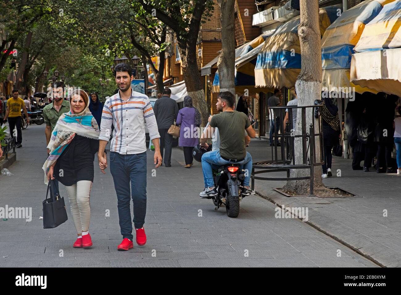 Iranian walking hi-res stock photography and images - Alamy
