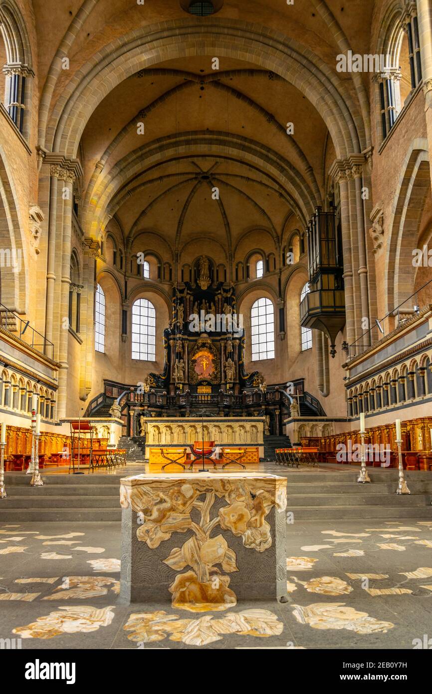 Altar in trier cathedral cathedral hi-res stock photography and images ...