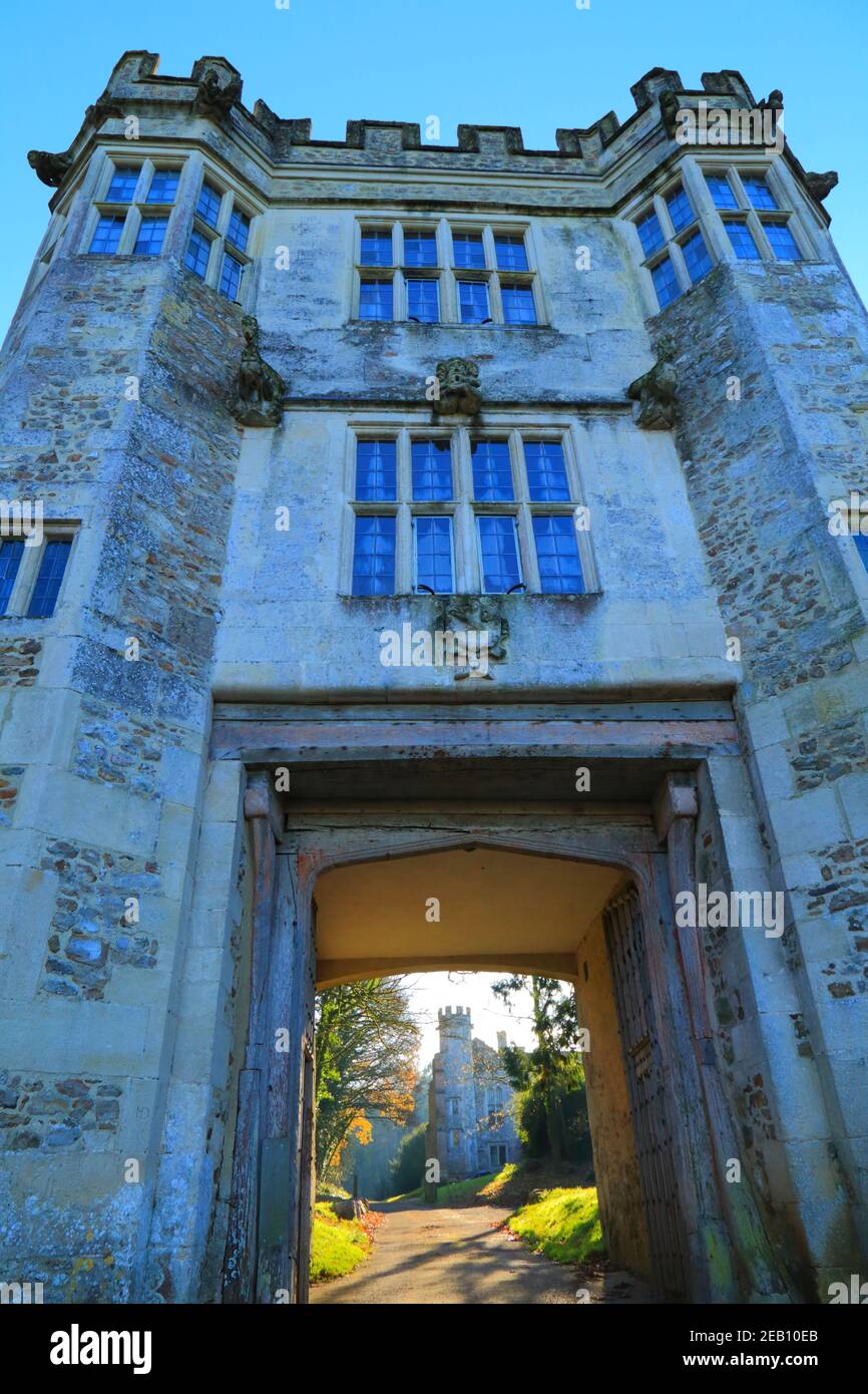 Historic devon house hi-res stock photography and images - Alamy