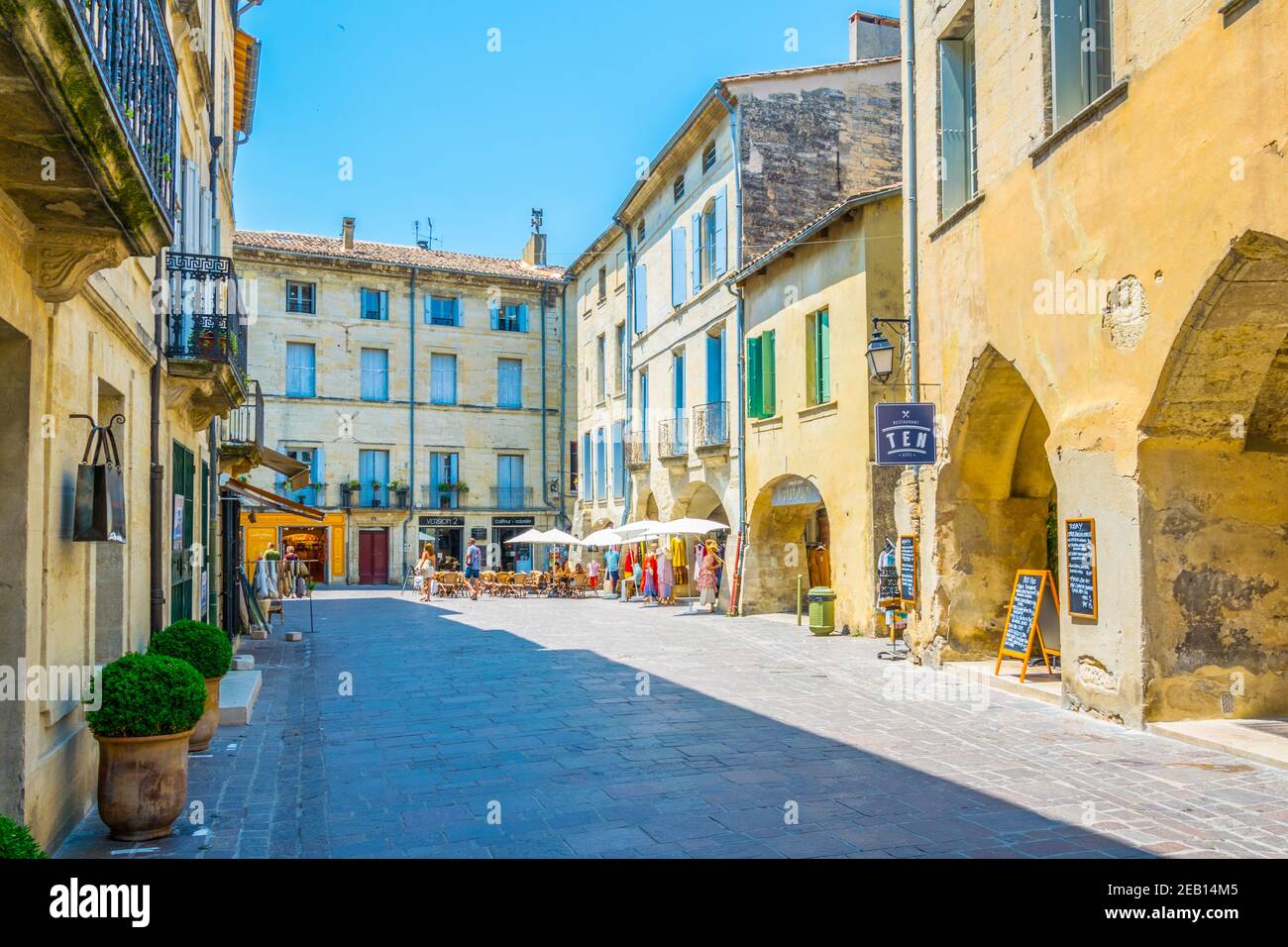 France medieval square of uzes hi-res stock photography and images - Alamy