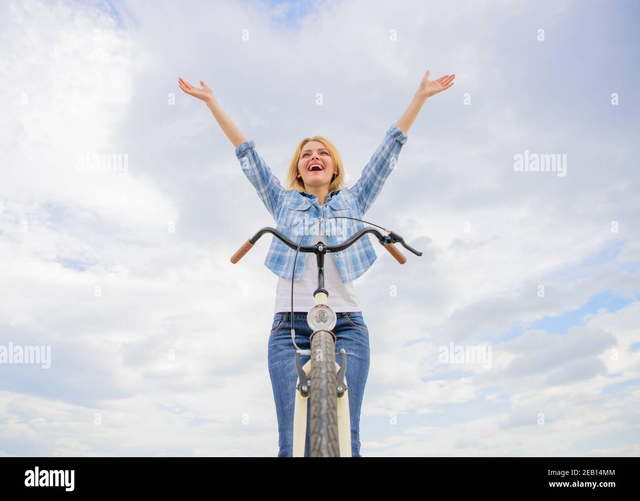 Everyday bicycling hi-res stock photography and images - Alamy