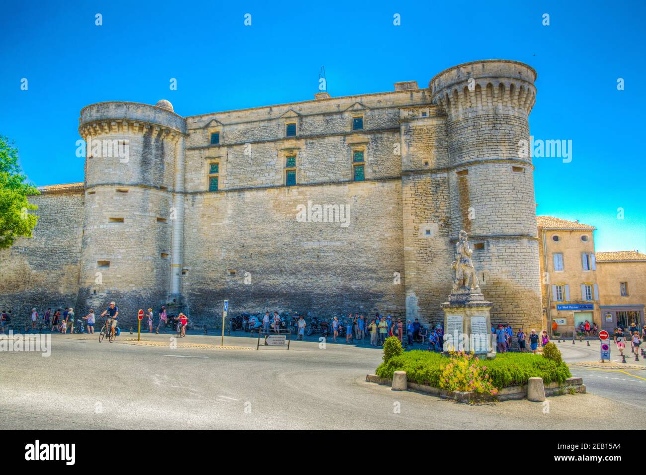 Chateau de gordes hi-res stock photography and images - Alamy