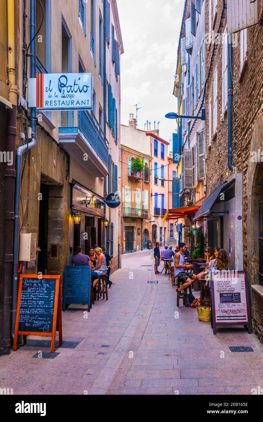 Square in old town perpignan hi-res stock photography and images - Alamy