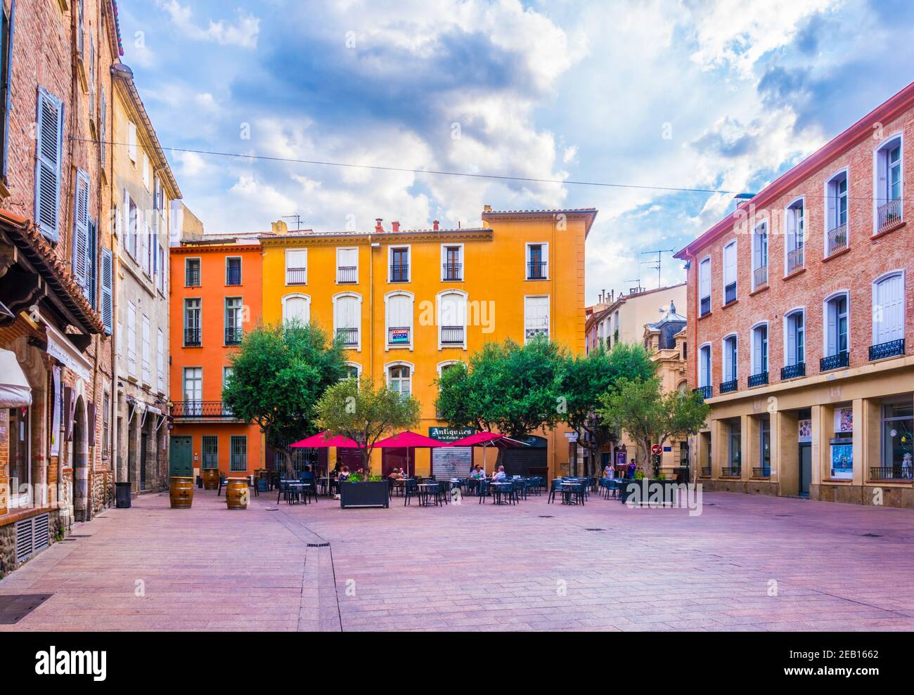 Square in old town perpignan hi-res stock photography and images - Alamy